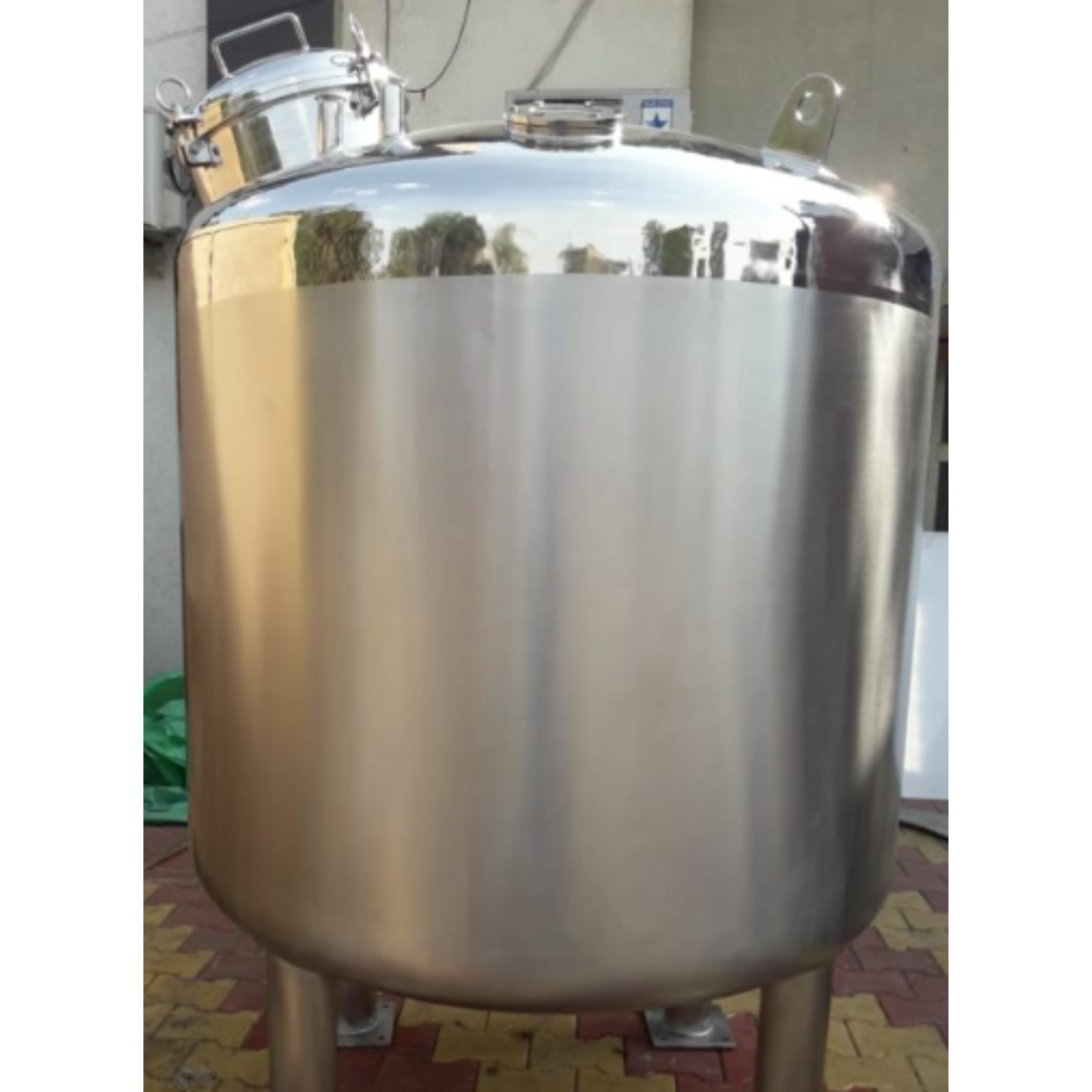 WFI Storage Tanks by T.E.A.M. ENGINEER'S GROUP